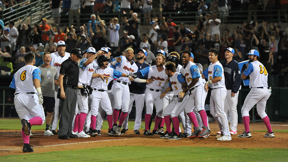 Flying Chanclas get epic win with walk-off grand slam | WOAI