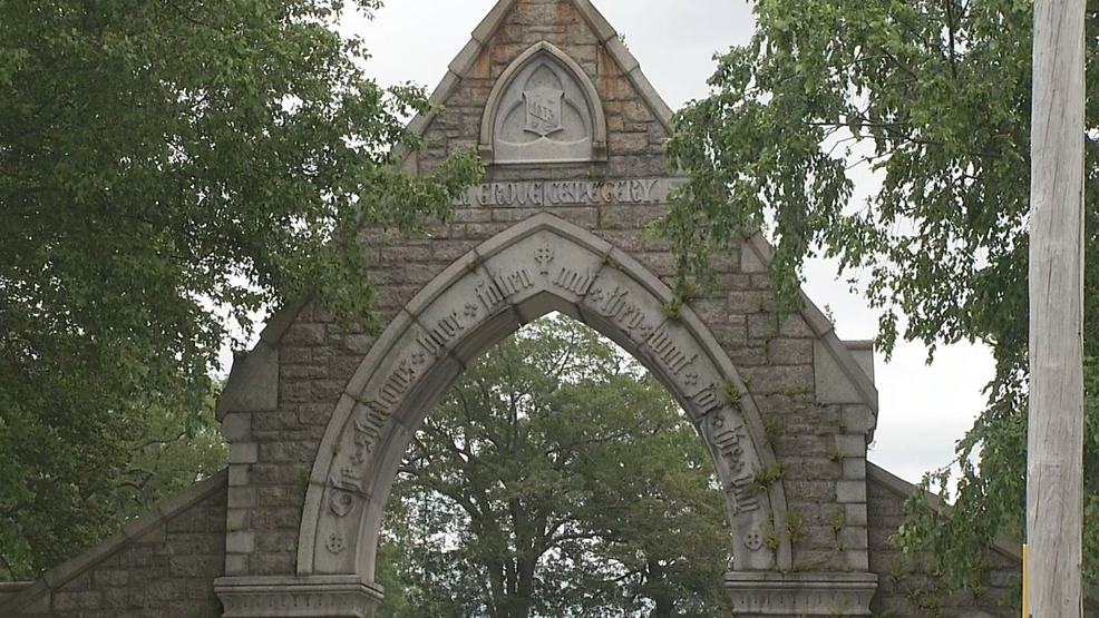 Main gate of Fall River cemetery closes for restoration | WJAR